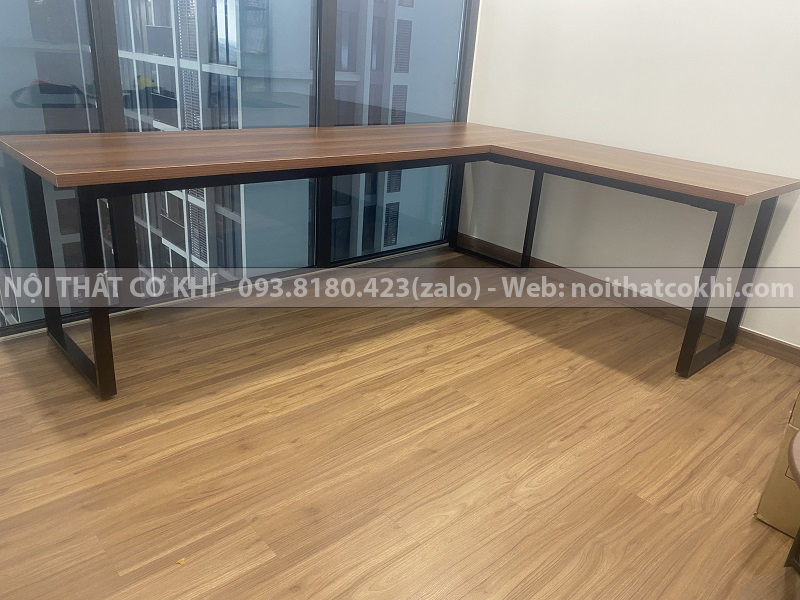 Bàn Chữ L Chân Sắt